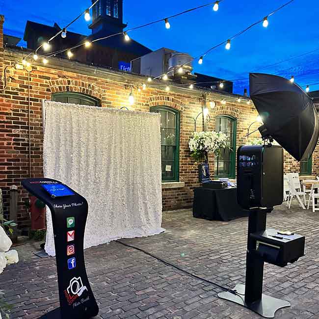 Photo Booth Rental Toronto | Photo Corner Photo Booth